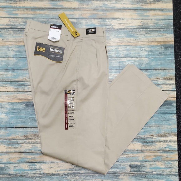 Lee | Pants | Lee Mens Relaxed Fit Beige Chinos Stain Resistanct ...